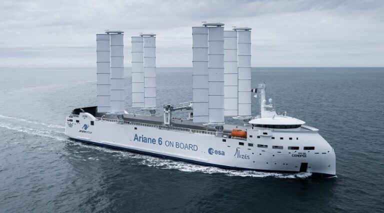 Canopée, le navire pour Ariane 6 baptisé à Bordeaux - Ports et corridors