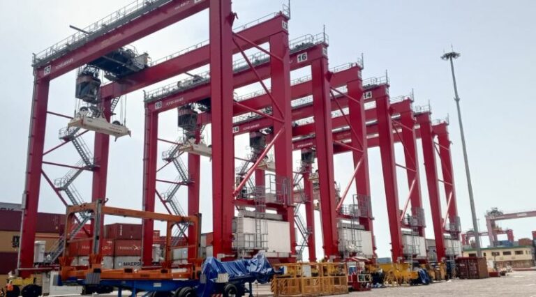 Bénin Terminal réceptionne quatre portiques de parc - Ports et corridors